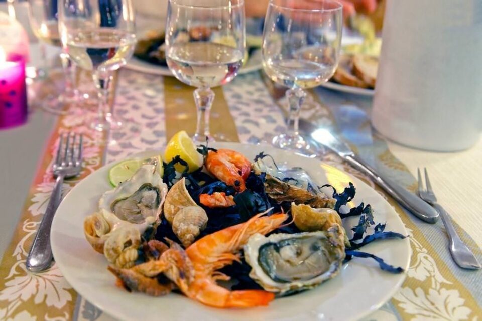 New Year's Traditions in France - Misadventures with Andi