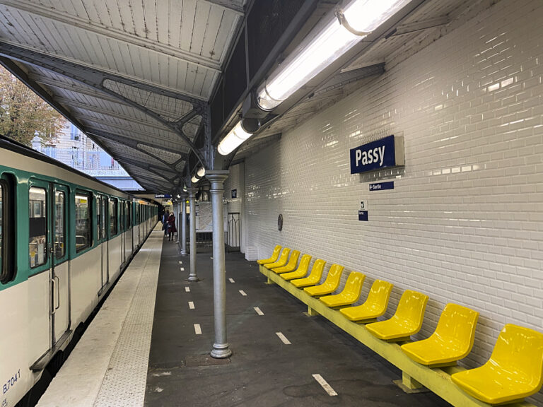 Paris Metro Guide - Misadventures with Andi